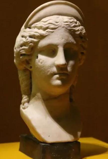 The pinnacle work, ancient Egypt has become a leader in sculpture art ...