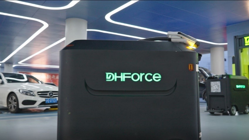 Dark Horse Original Force G60 Xiaohei debuts 2023 WAIC MPS makes energy everywhere - iNEWS