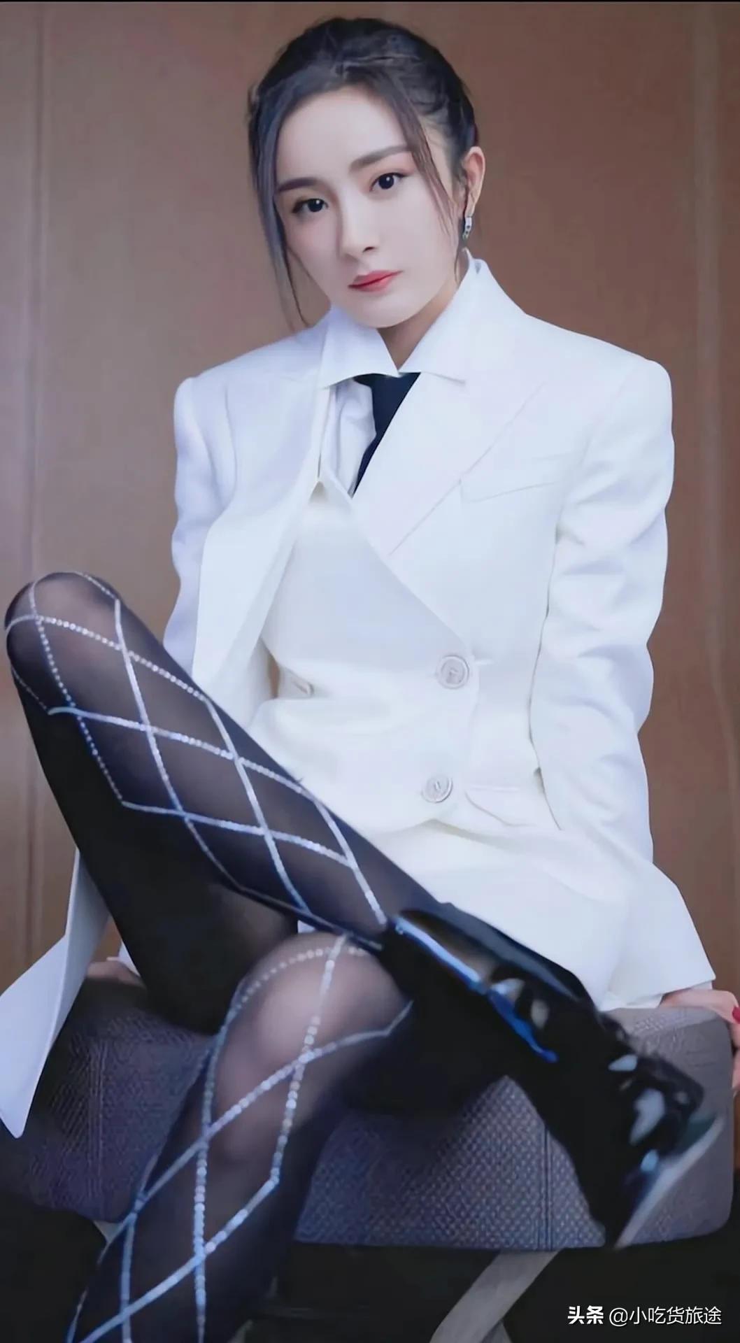 There is a kind of aftertaste called "Yang Mi" chopstick legs - iNEWS