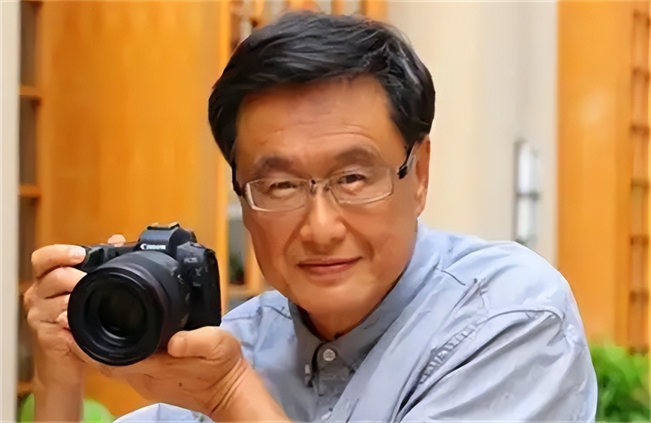 Ni Ping's ex-husband Wang Wenlan: Bearing the reputation of abandoning ...