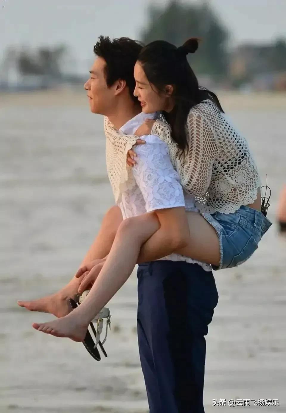 Photos of Li Qin playing at the beach - iNEWS