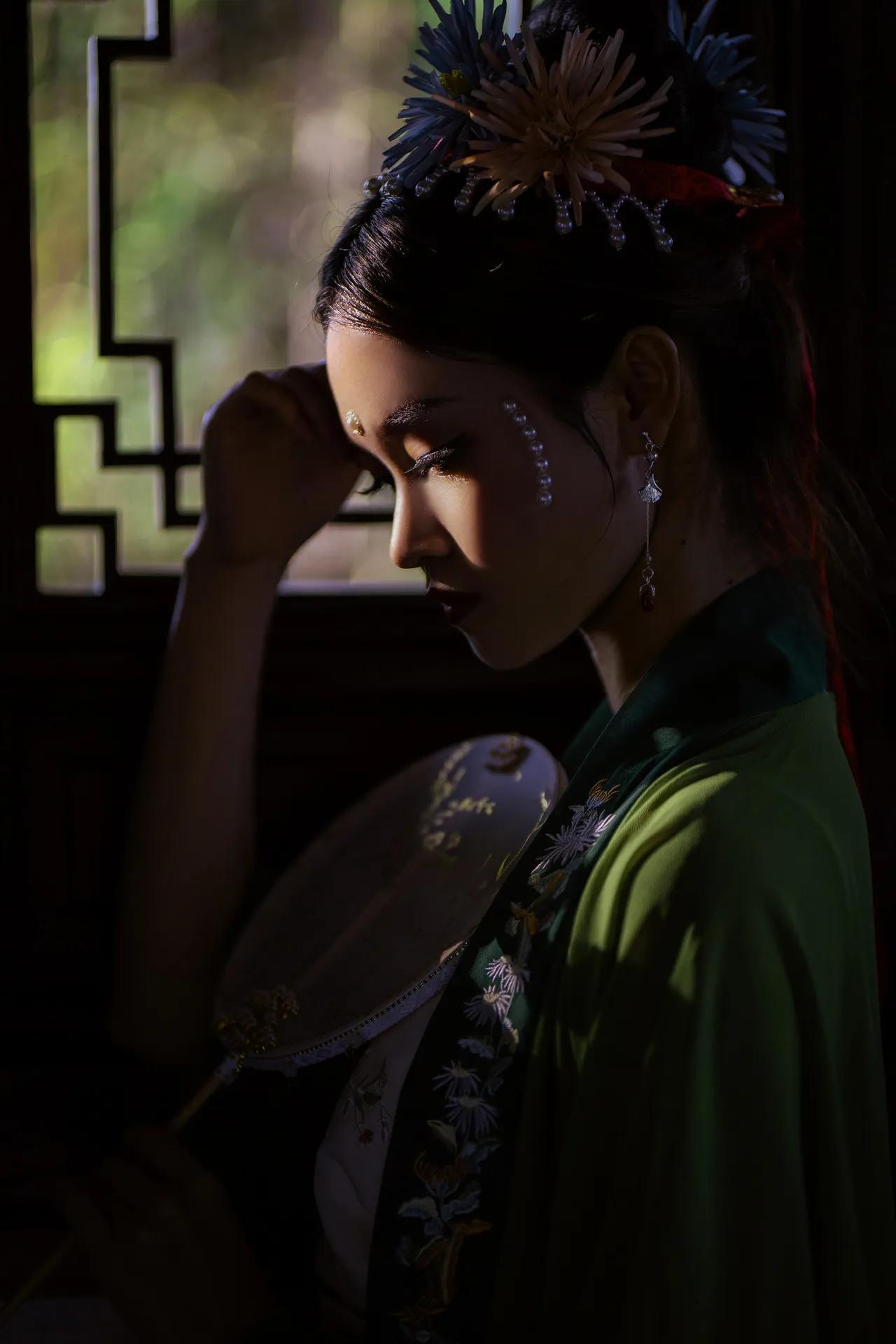 It's not a fault to turn around when you meet by chance, and it's not ...