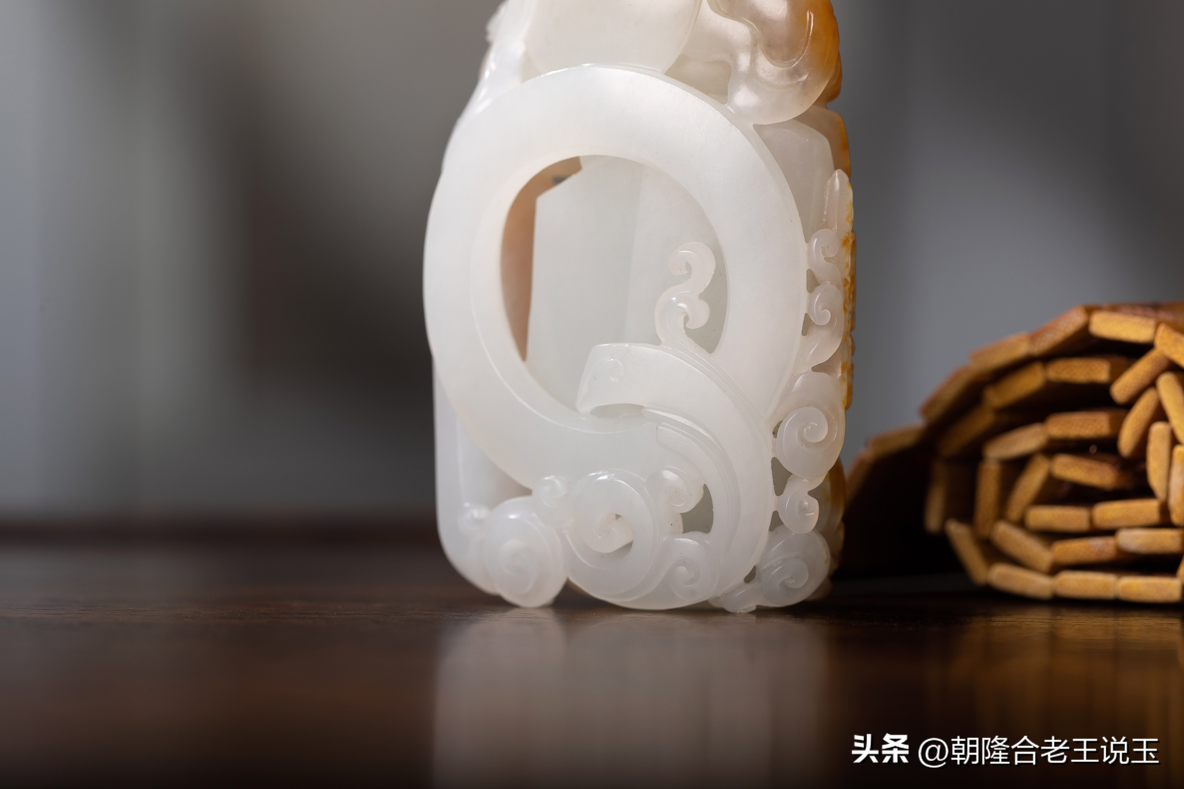 Xinjiang Hetian jade seed material Weituo Tianzun person piece red skin ...