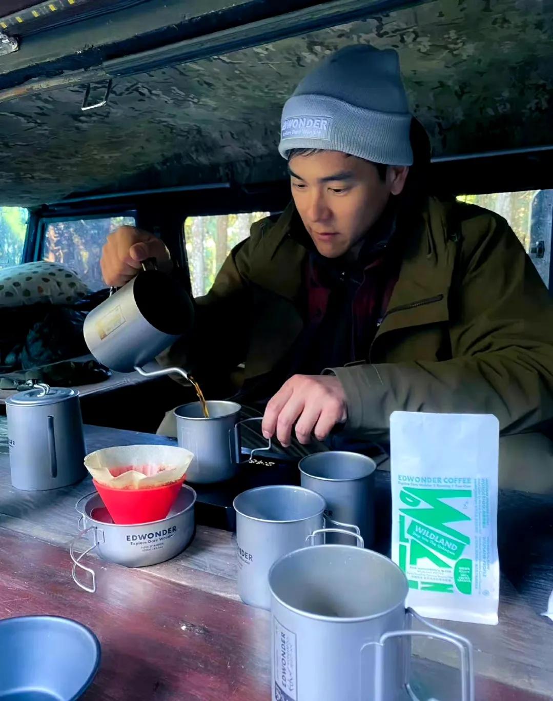 The older leftover men in the entertainment industry are all handsome ...