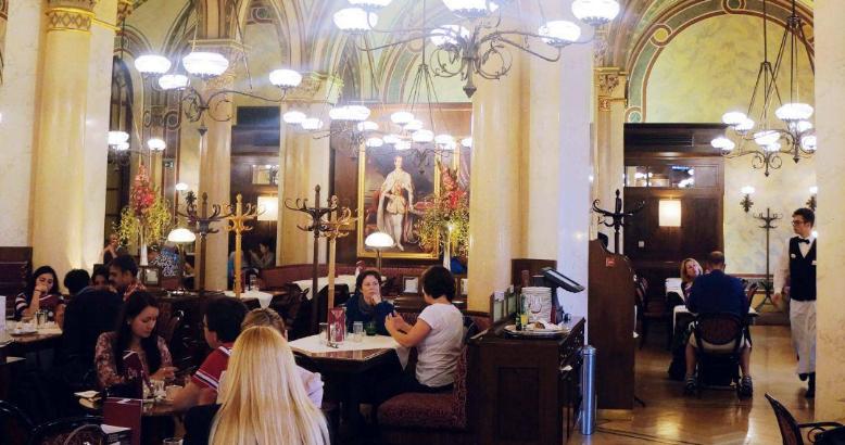 The Evolution of Viennese Café Culture: From the 18th Century to Today ...