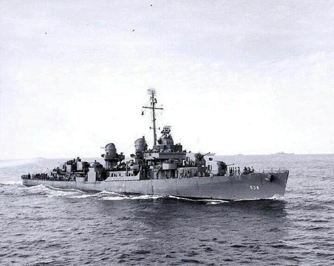 The difference between cruisers, destroyers, and frigates of "Fast ...