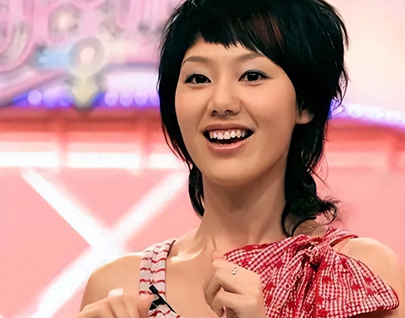 CCTV's most beautiful host was "fired" just because her private life was chaotic? Wang Guan's ...