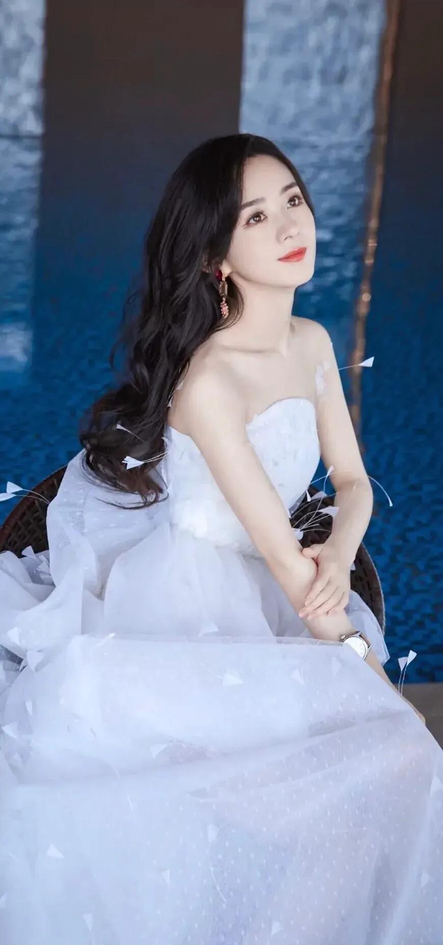 Beauty Atlas Issue 109 - Zhao Liying - iNEWS