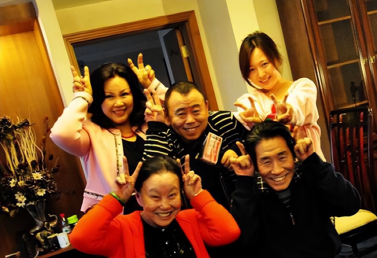 Pan Changjiang's family photos exposed! At the age of 65, he looks old, his wife is plump, and ...