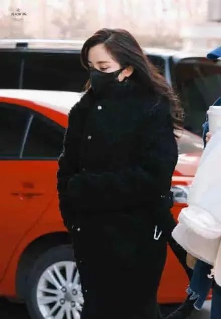 Li Yifeng Spring Festival Gala stars wear: Yang Miai is extravagant ...