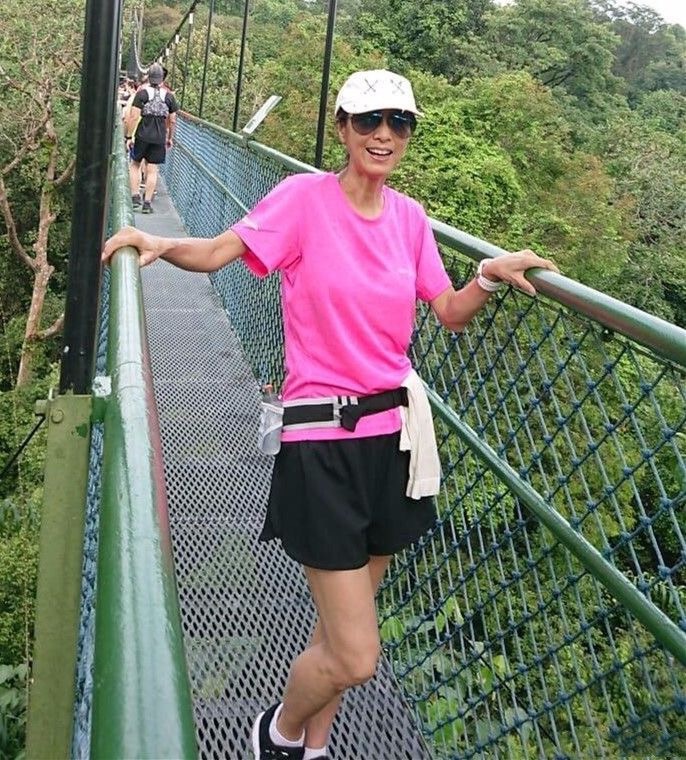 I met Michelle running on the mountain by chance. She was dark and ...