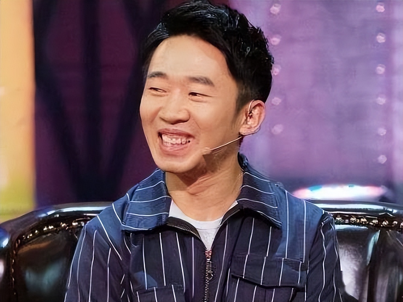 Yang Di proves that he has not had plastic surgery: vigorously squeezed ...