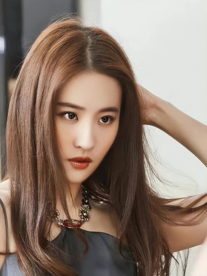 So exquisite! Liu Yifei's beautiful photos in the mirror are super charming - iMedia