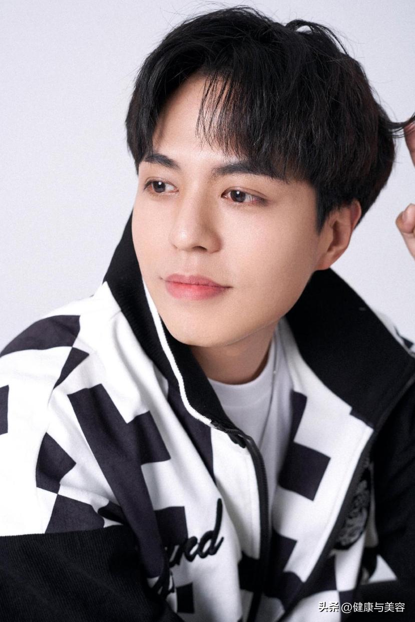 Actor Hu Haofan: Turning from inferiority complex to transcendence - iNEWS