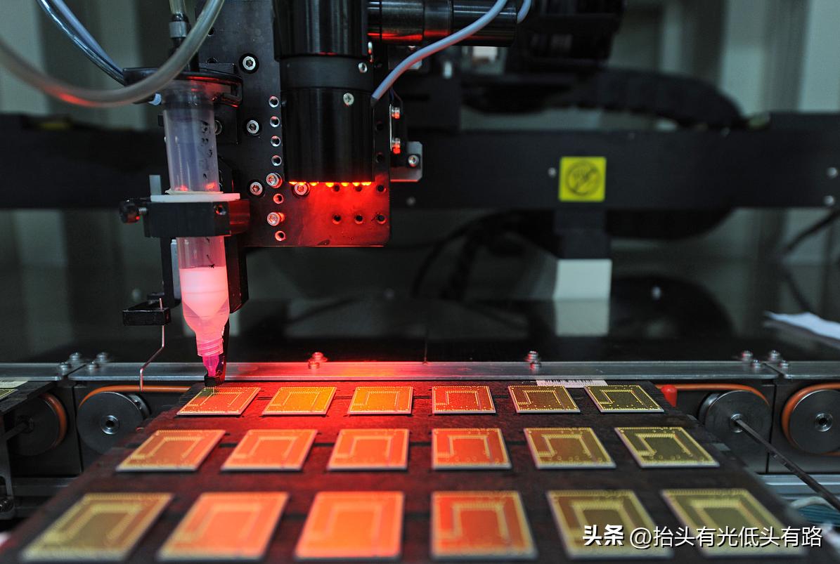 Semiconductor chip test: high and low temperature aging (HTOL) test ...