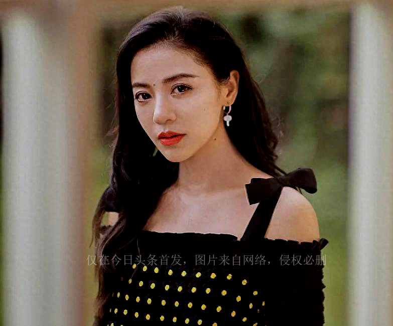 It was revealed that the famous singer Ding Dang fell in love with an ...