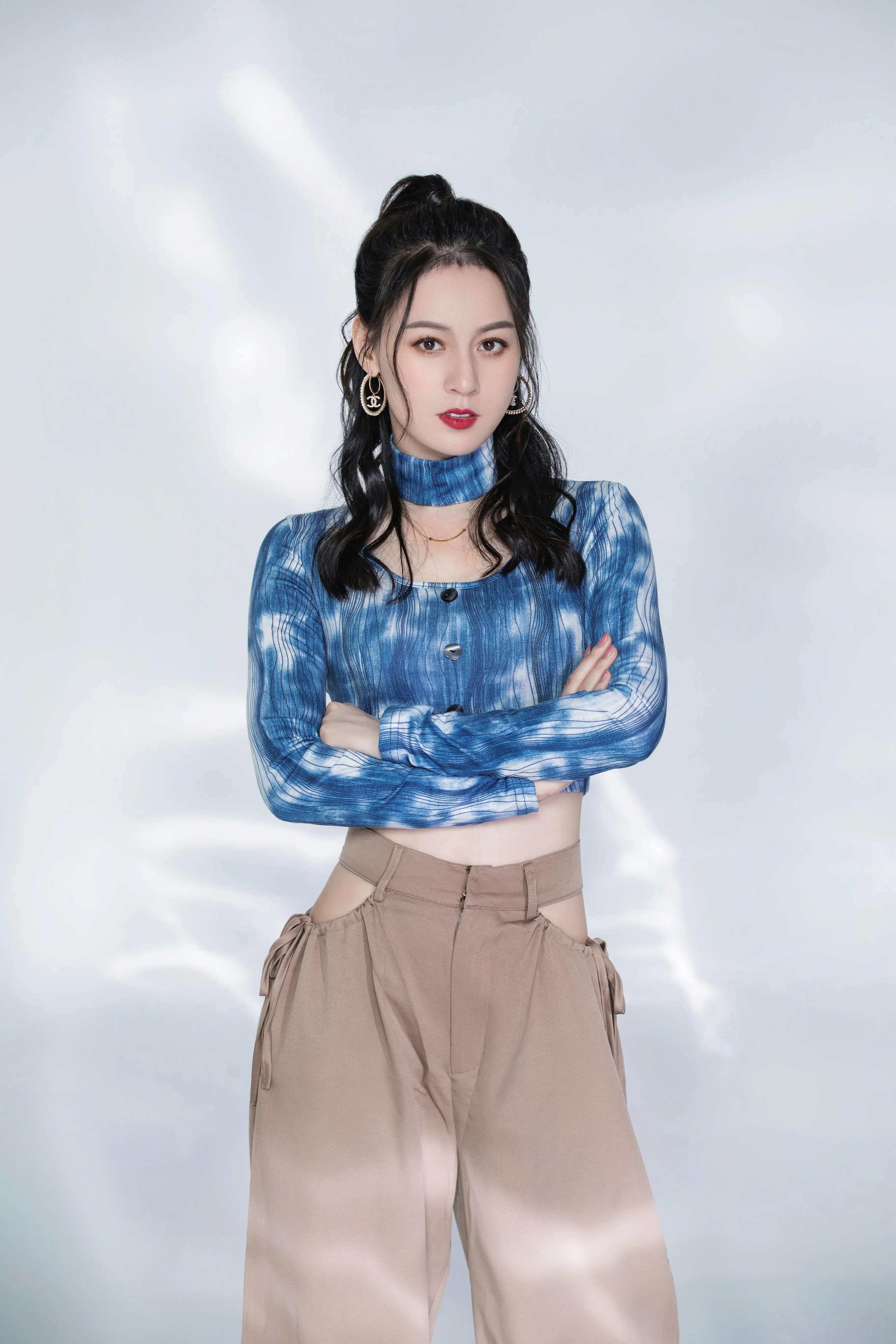 Tang Yi, the first sister of Douyin, is coming to Xinjiang, so this is ...