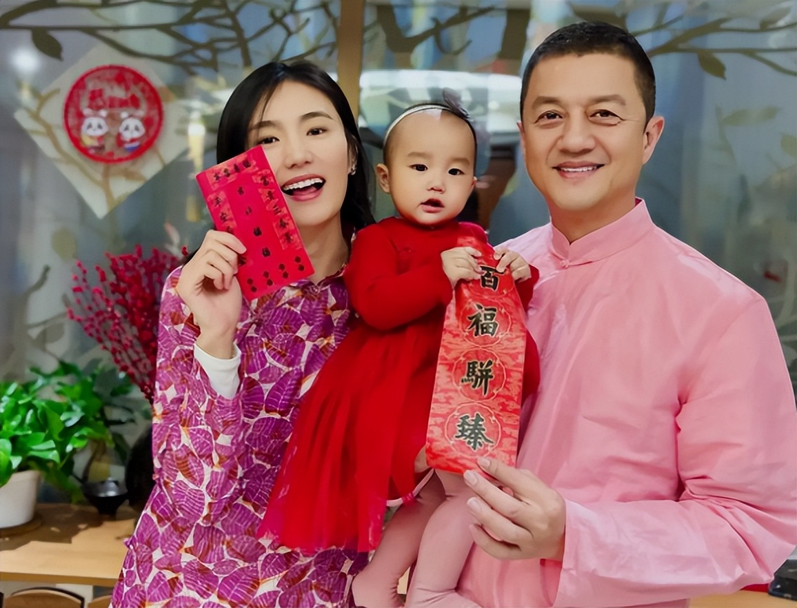 Jin Xi took the baby back to her natal home alone, and bought a lot of ...