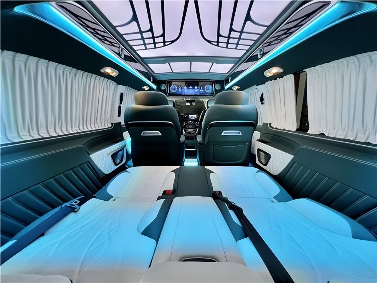 Mercedes-Benz Vito refit, high-top Maybach VS680L, million-level high-end business palace - iNEWS