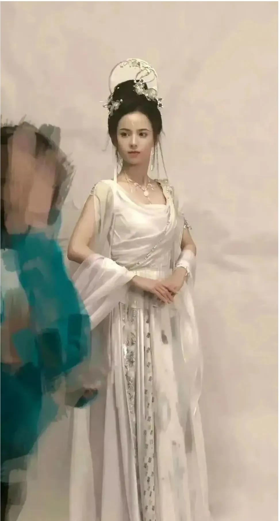 Luo Yunxi's "Yan Xin Ji" collects Qi Songyi, Chen Yao, Huang Riying ...