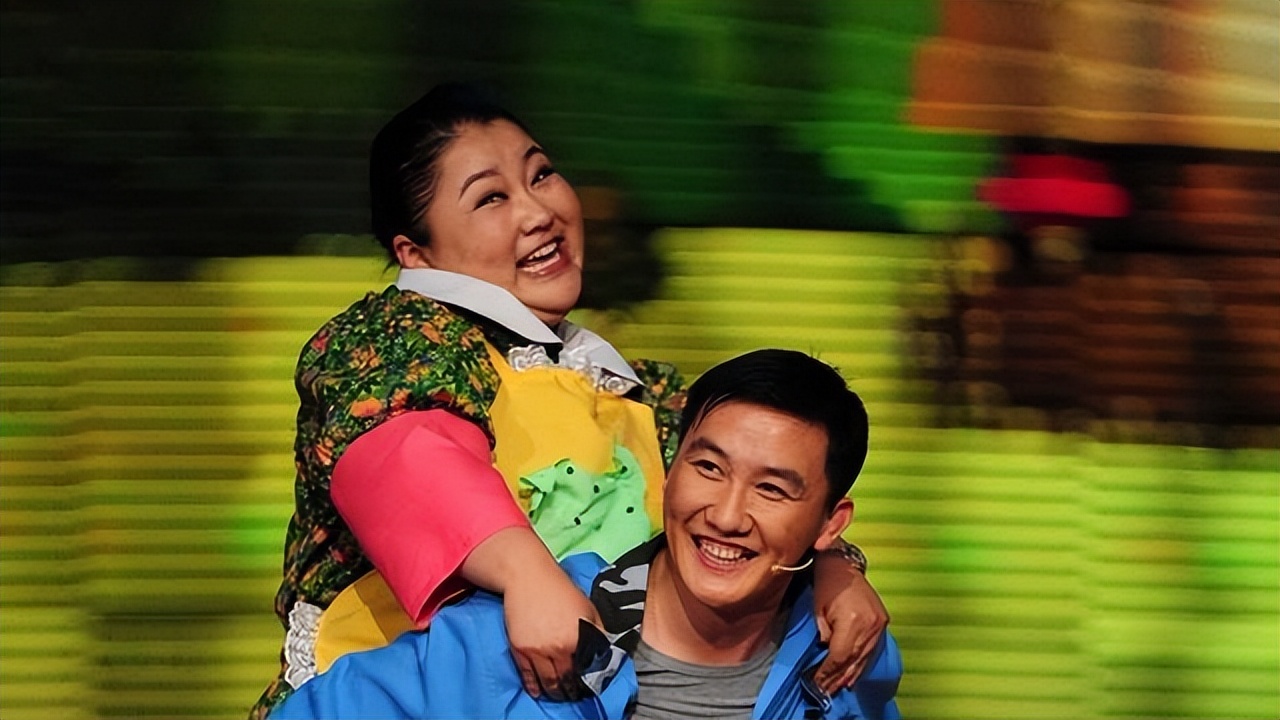 How is Yang Shulin living alone with his daughter after waiting for his ...