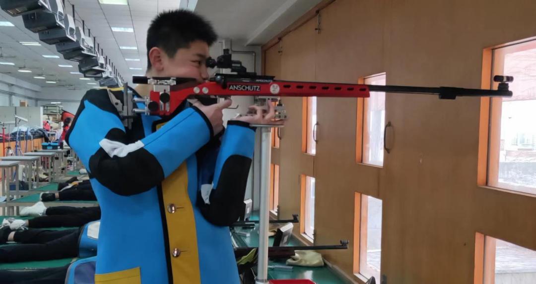 The 17-year-old "Sharpshooter" from Li Cang won the gold medal in the ...