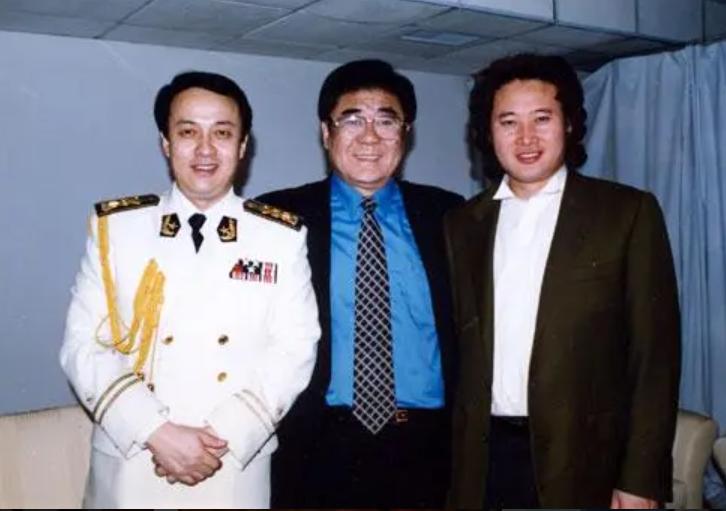 Jin Tielin Memorial Service: The only son cried into tears! Neither the ...