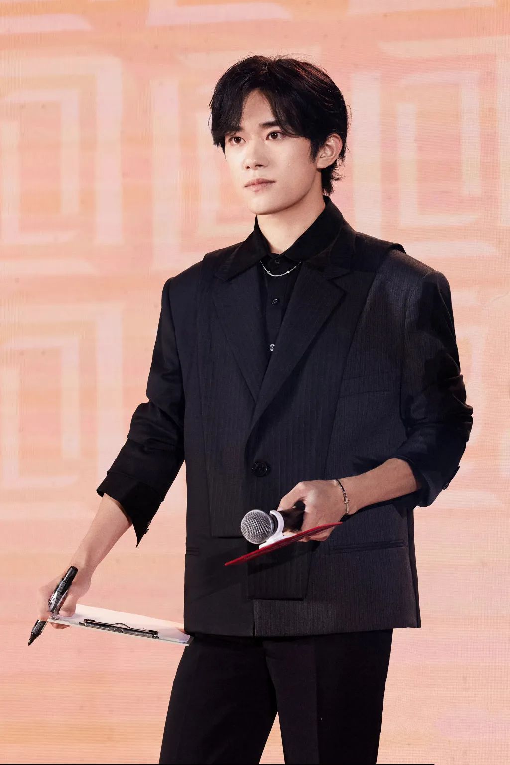 Huang Xiaoming's baby stealing baby inside story?Yi Yang Qianxi was ...