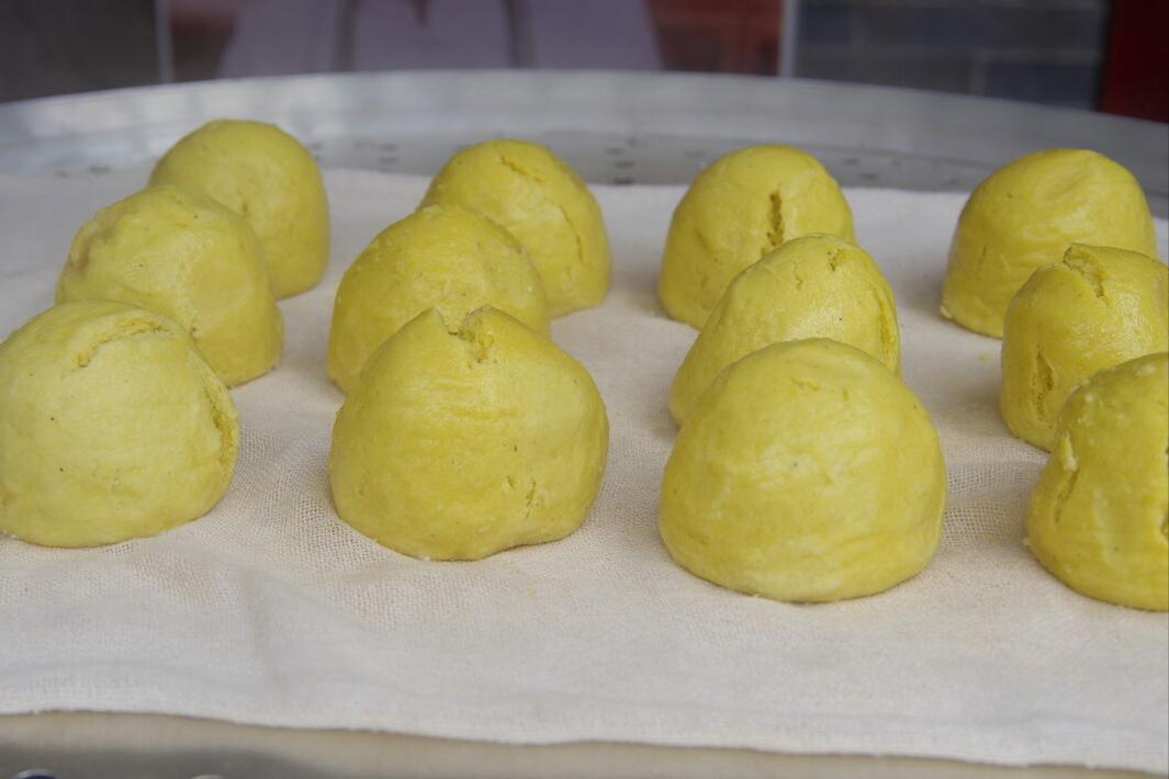 To make wowotou, don't just put cornmeal, add 2 more kinds, not hard or ...