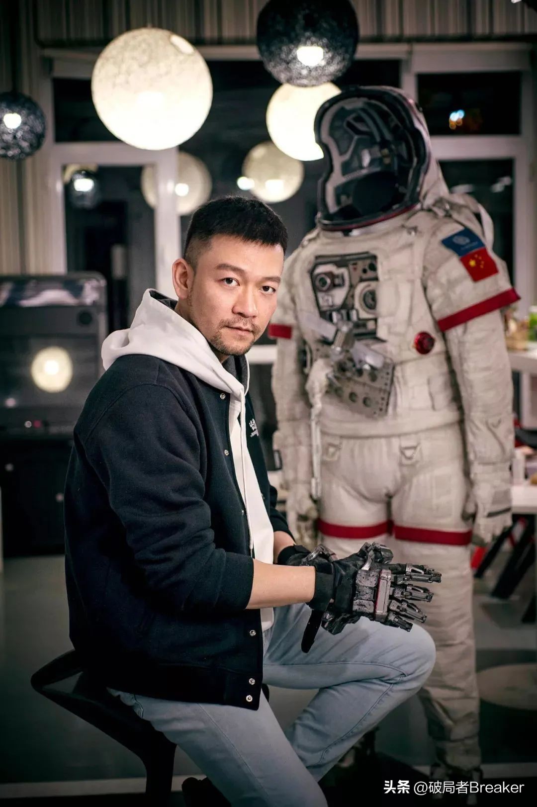 Director Guo Fan: In the world of sixpence, I looked up and saw the ...