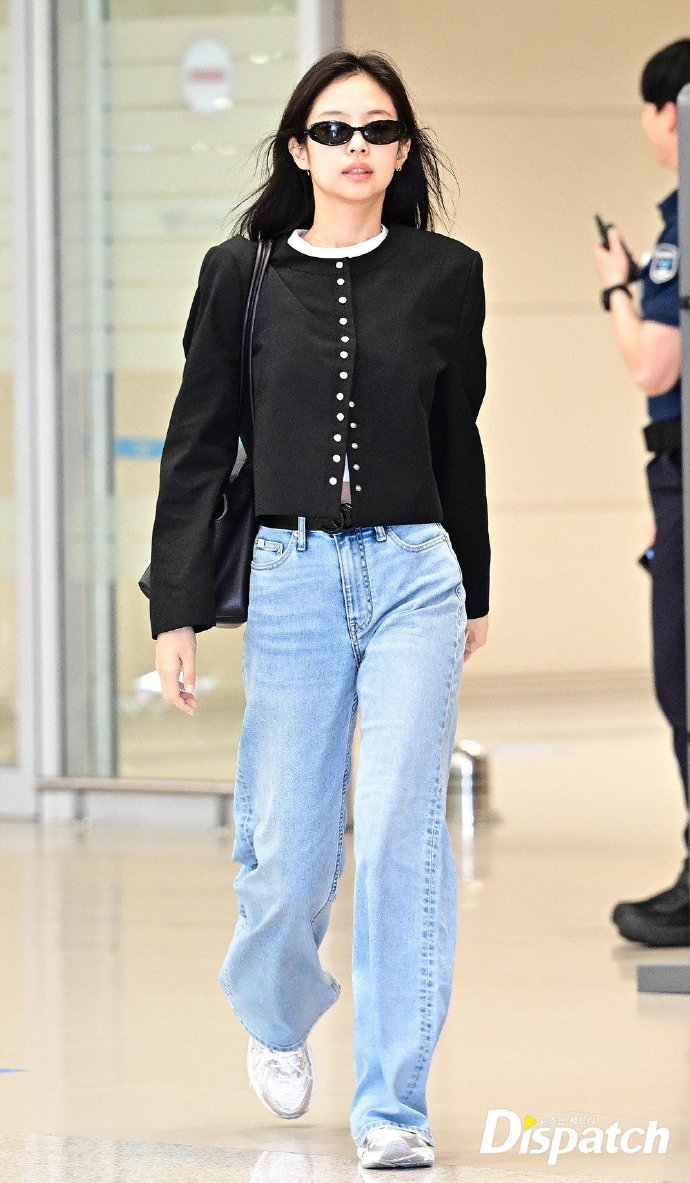 Jennie became popular with a style of dressing called "going on a date ...
