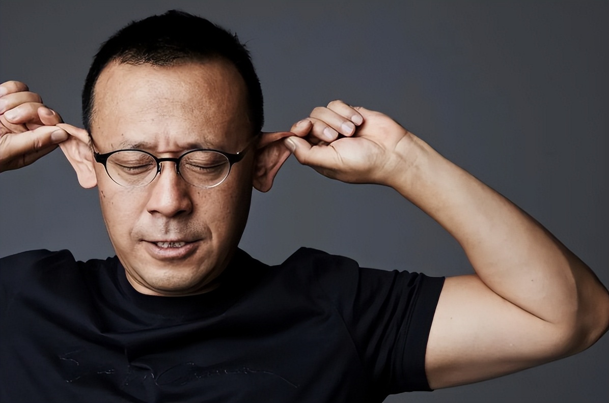 Jiang Wen, who only made 6 movies in 23 years, not only made money ...