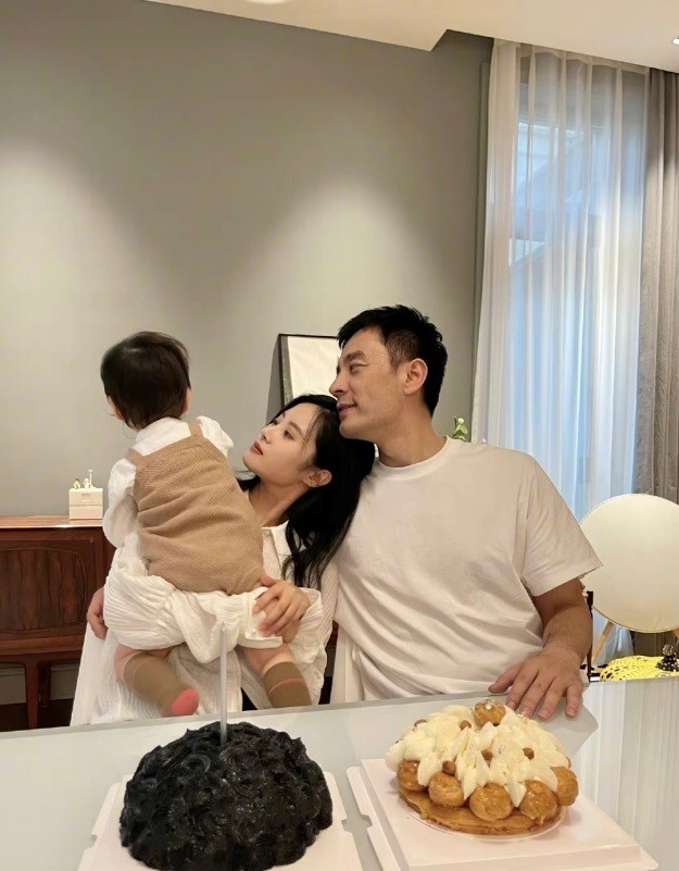 Li Guangjie and his lovely wife celebrated their 42nd birthday, and ...