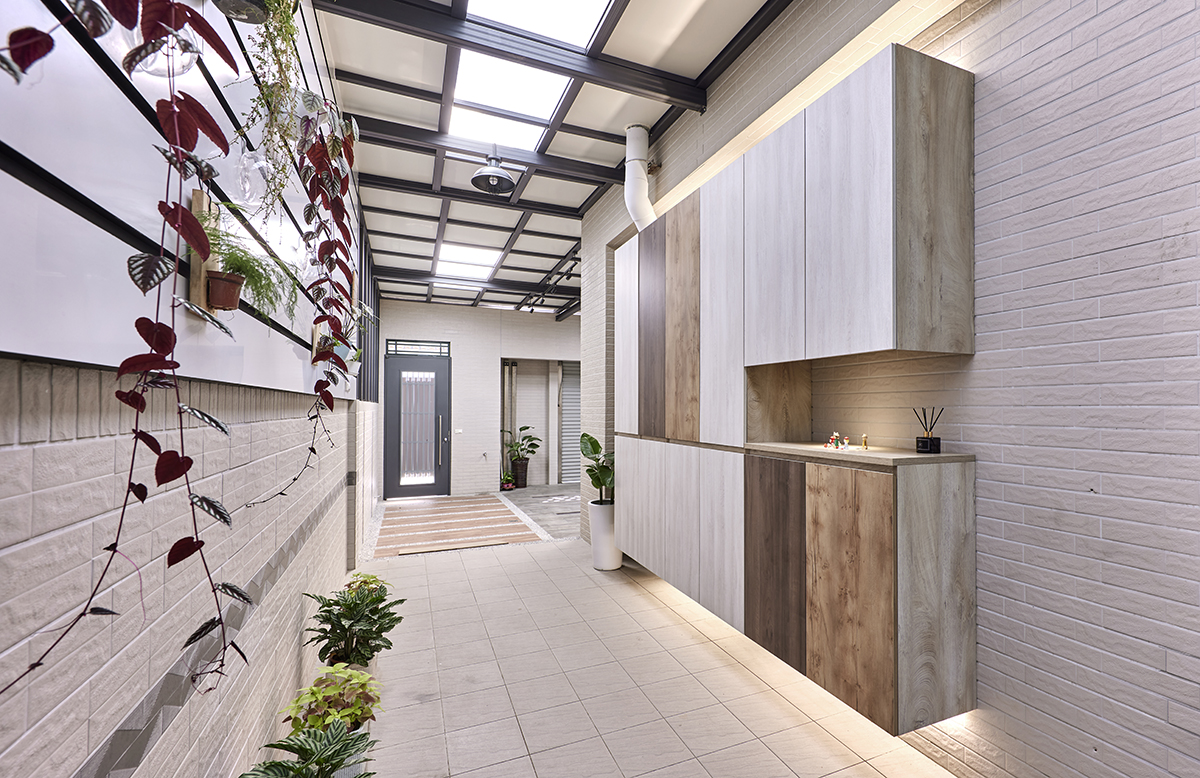 A family with two generations of 264 square meters and a three-story ...