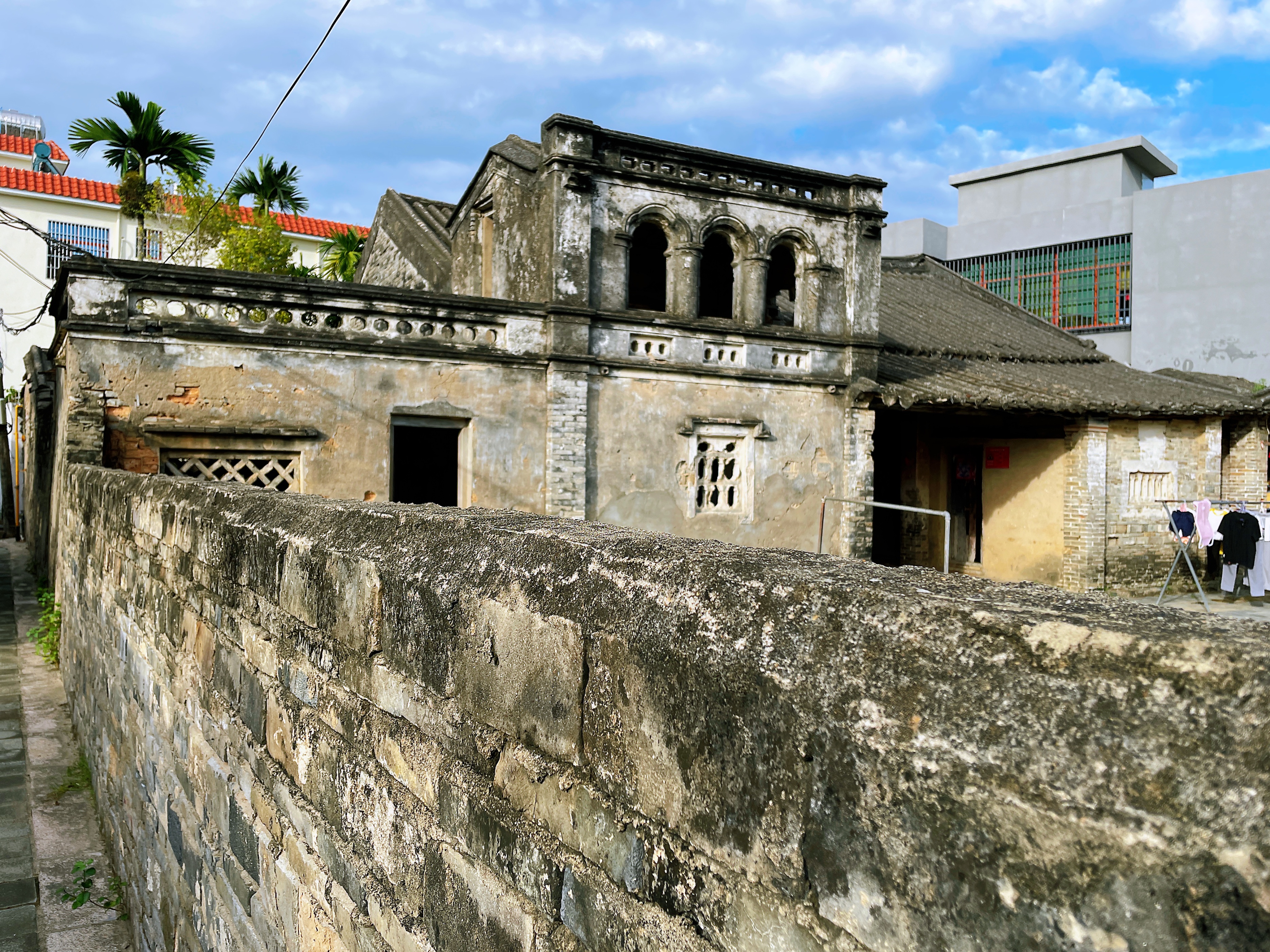 An ancient village in the Tang Dynasty lost in the long river of ...