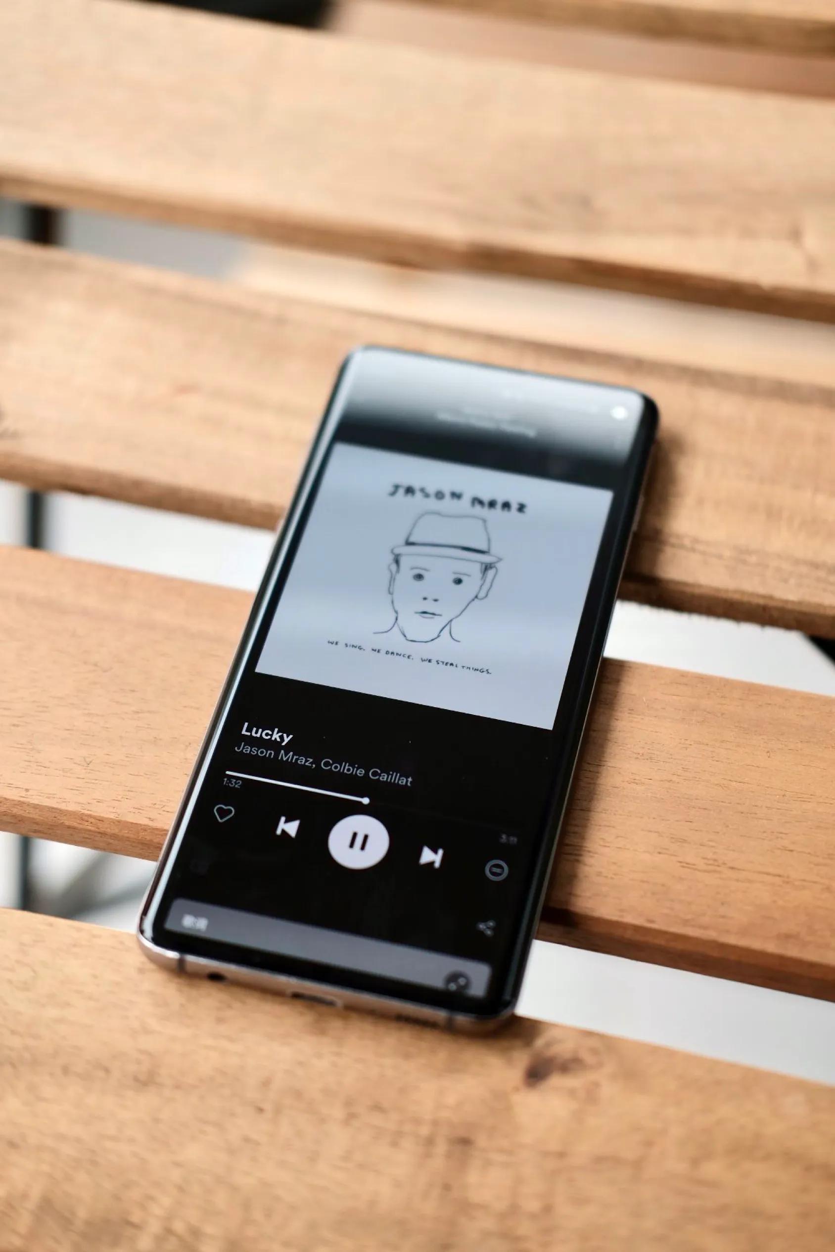 The best Samsung mobile phone ever: Samsung S10 - iNEWS