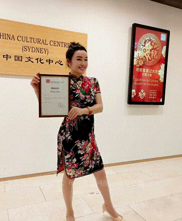 When Zhao Yazhi and Liu Xiaoqing wore cheongsam together, they finally ...