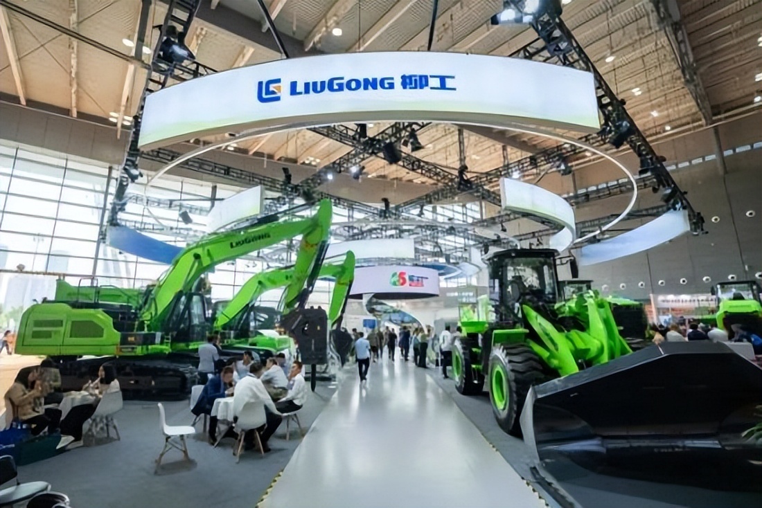 The ultimate inventory! Let's take a look at the excavator feast at ...