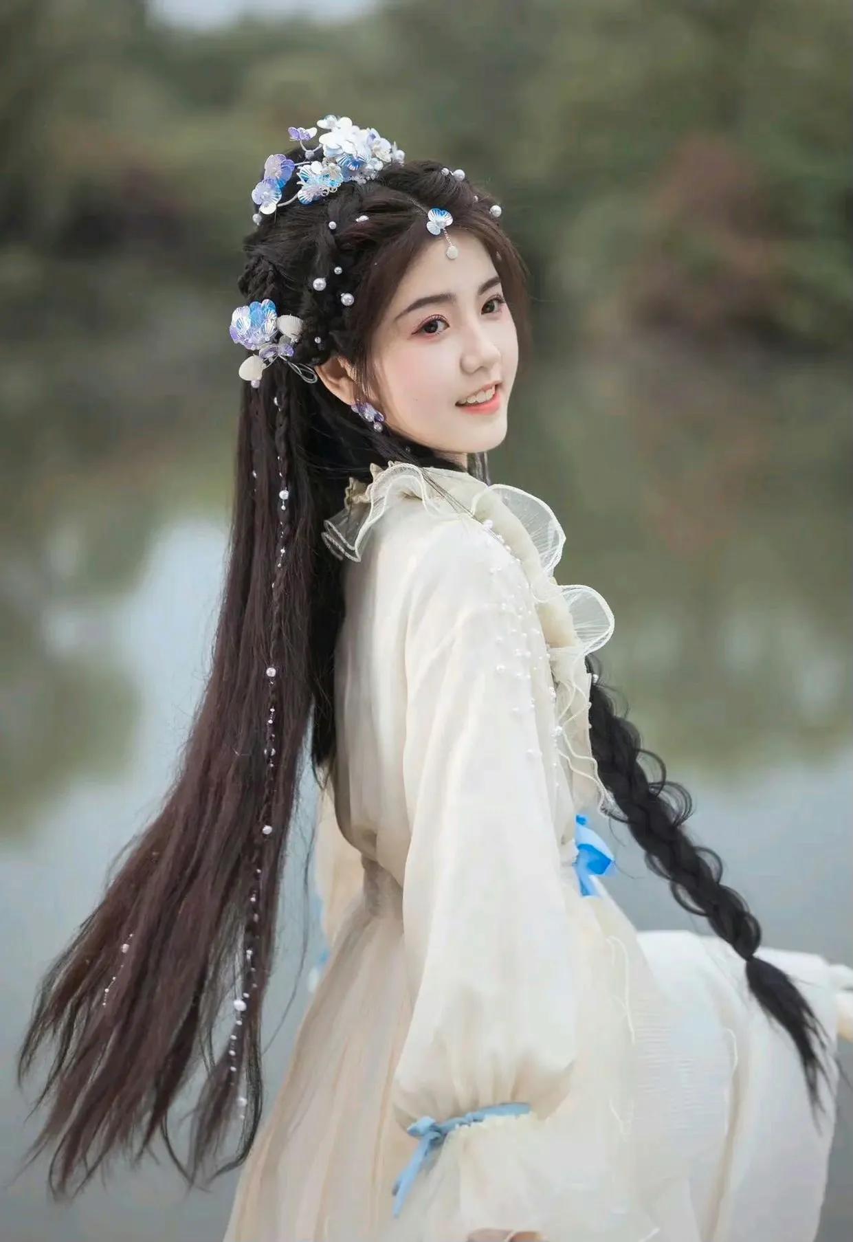 The most beautiful Hanfu lady - iNEWS