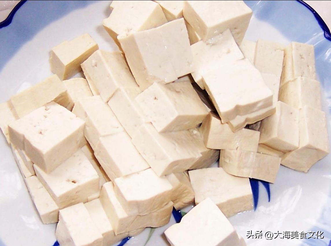 Eating tofu in summer can produce fluid, quench thirst, clear away heat ...