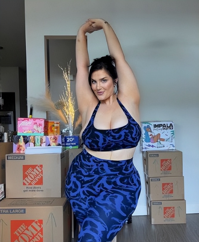 Super Body Plus Size Actress: Brooke Barrows - iNEWS