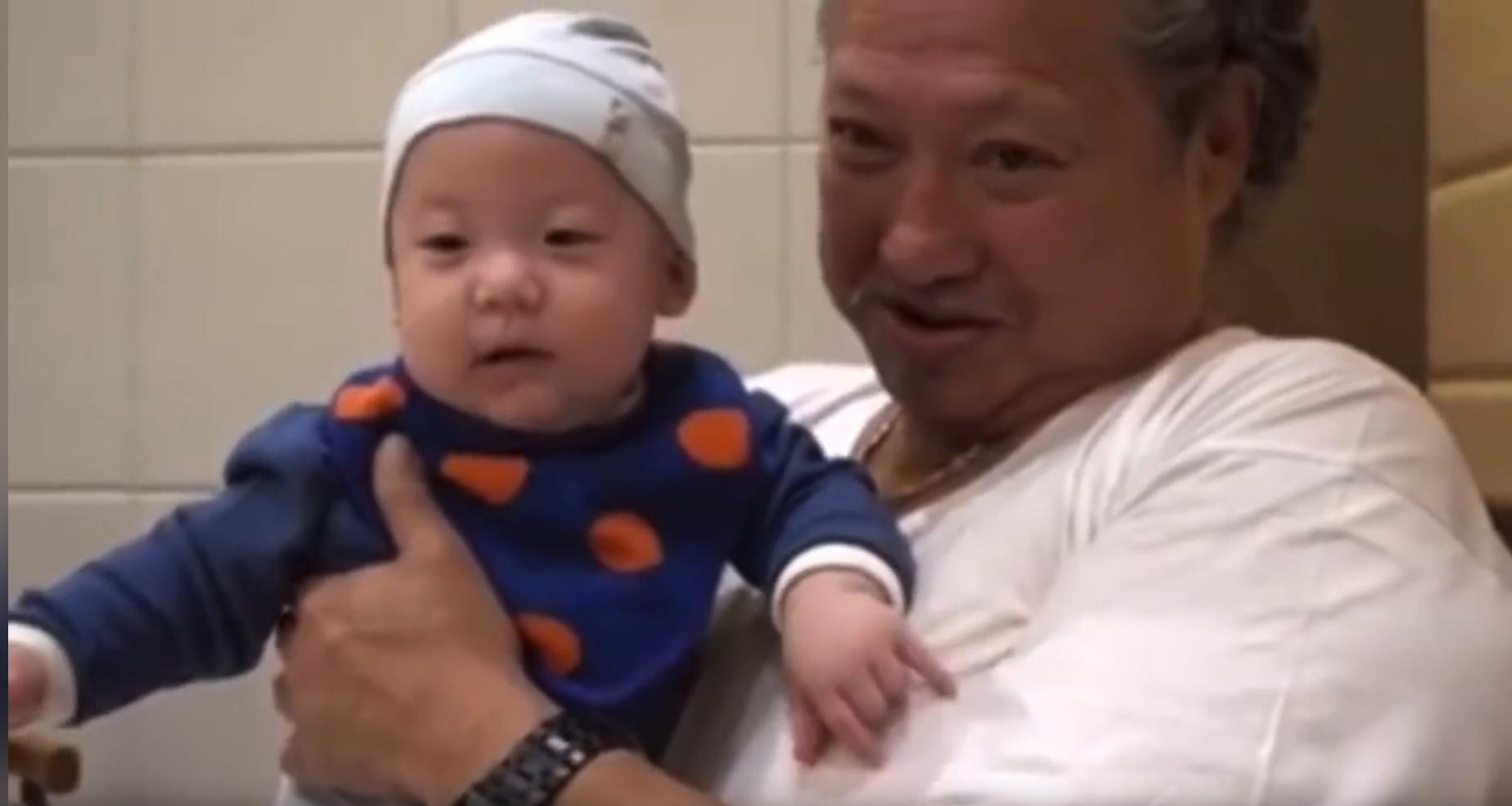 70-year-old Sammo Hung hugged his grandson and kissed him fiercely. The ...