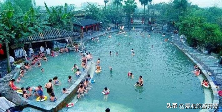 Let's go to Chongqing to soak in hot springs on New Year's Day! - iNEWS