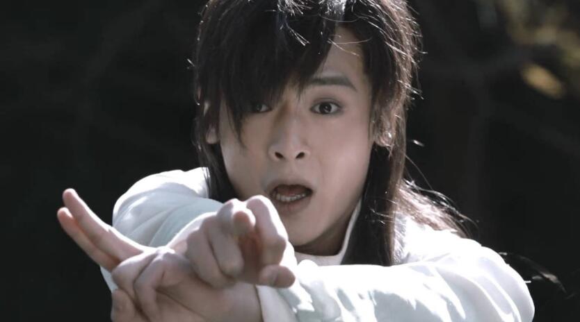 In addition to the sweeper, there are three other people in Tianlong ...