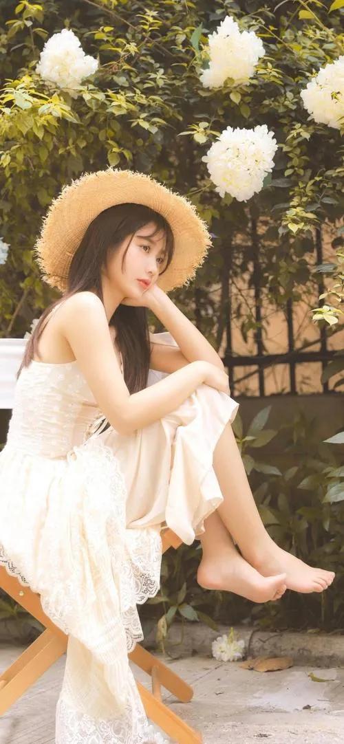 melt into my arms - iNEWS