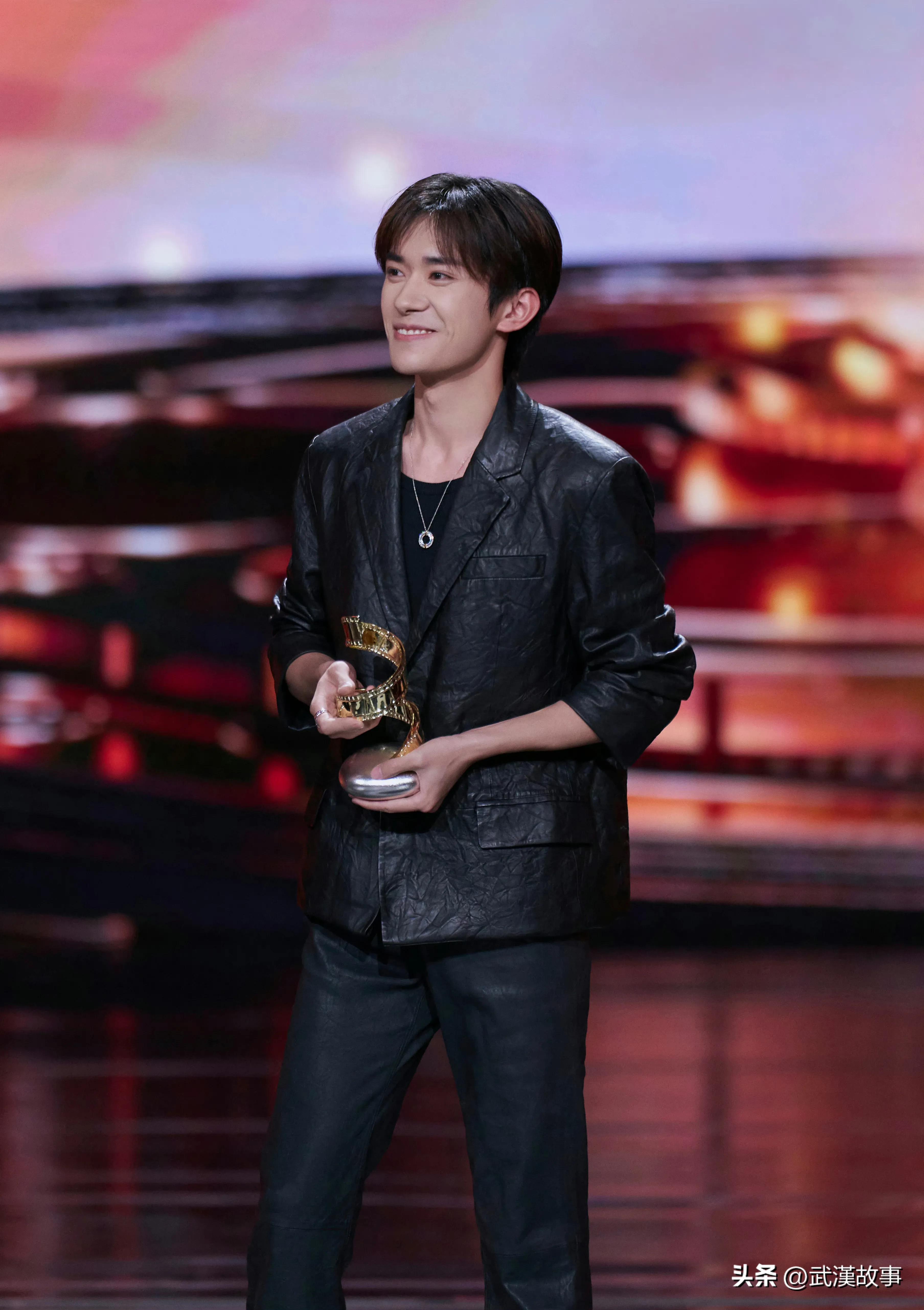 TFBOYS 10th Anniversary Concert Official Announcement: "A ten-year ...