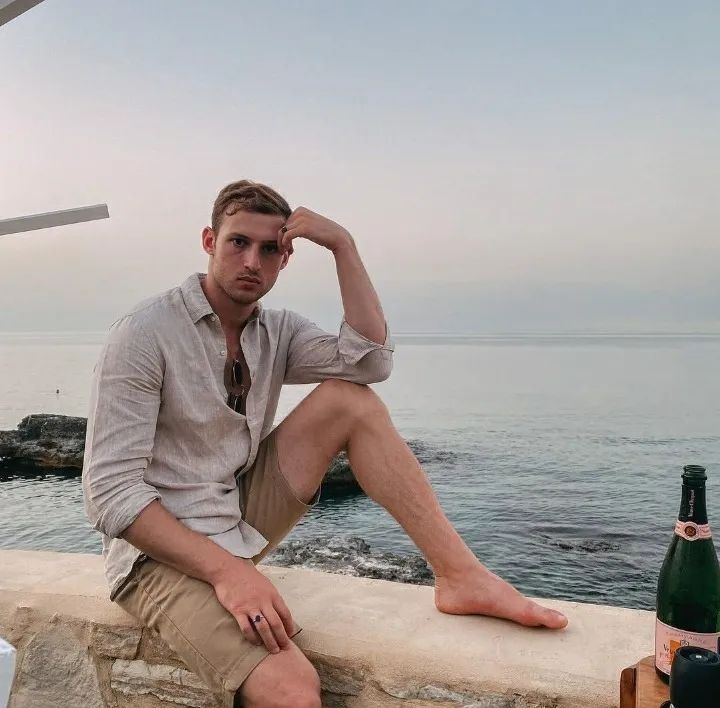 29-Year-Old Israeli Actor Goes Bald in His Twenties With Hair ...