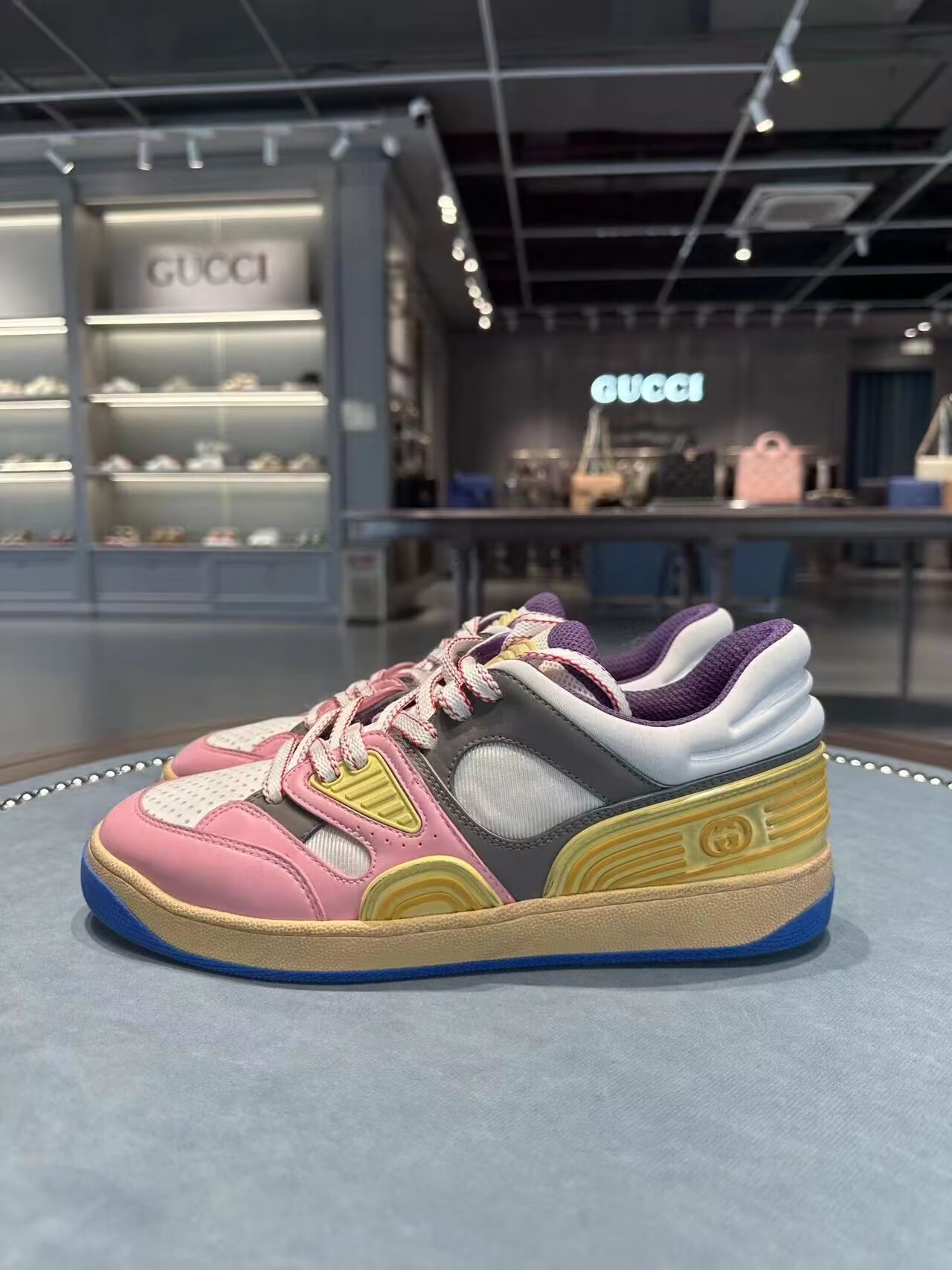 Gucci Basket Low recently super hot dopamine color matching! Really ...