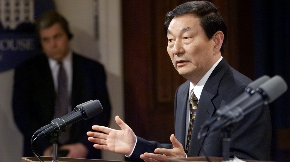 Why did Deng Gong insist on supporting the "dark horse" Premier Zhu ...