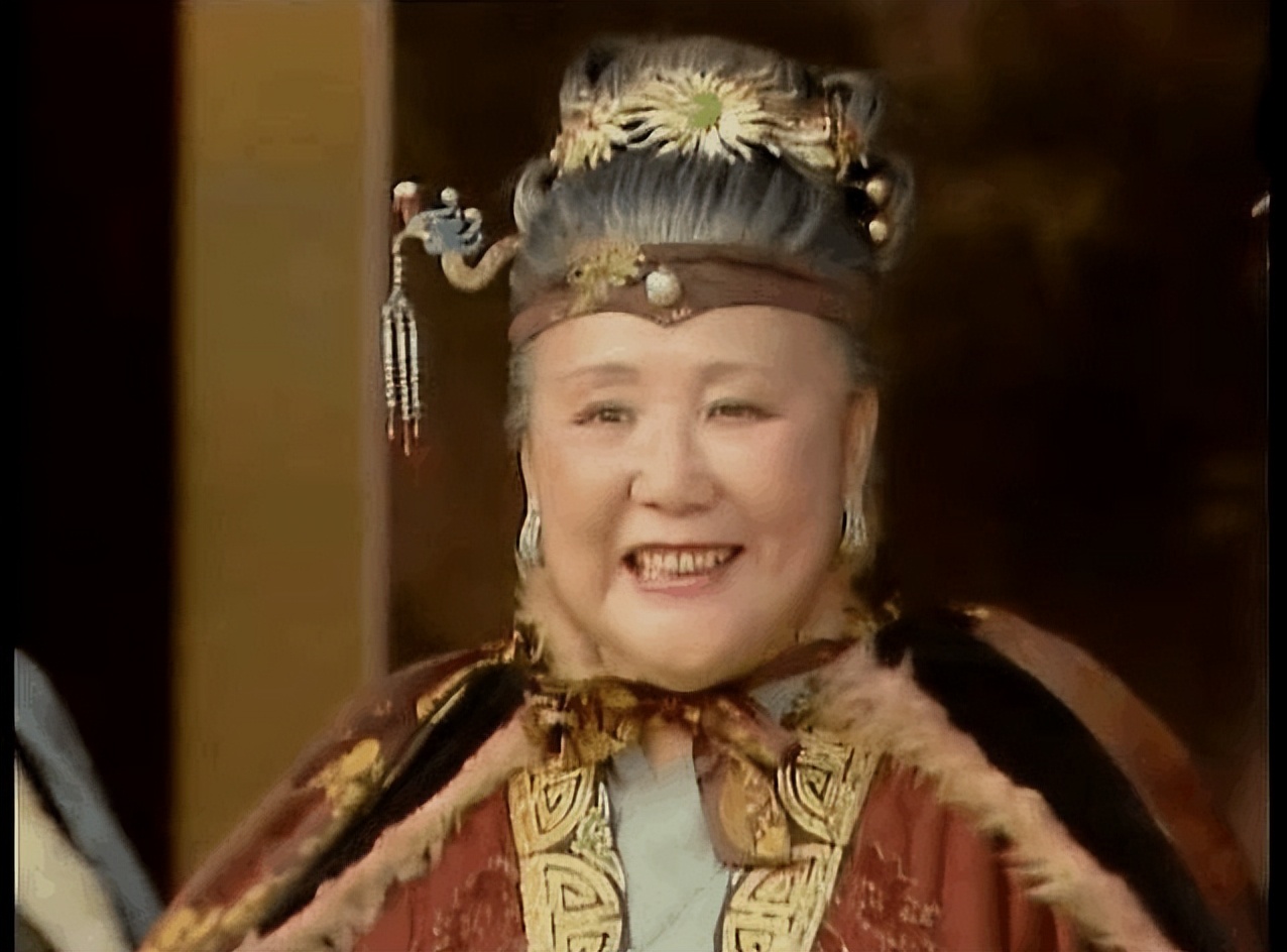 The 75-year-old grandma Liu drank the half cup of tea left over by her ...